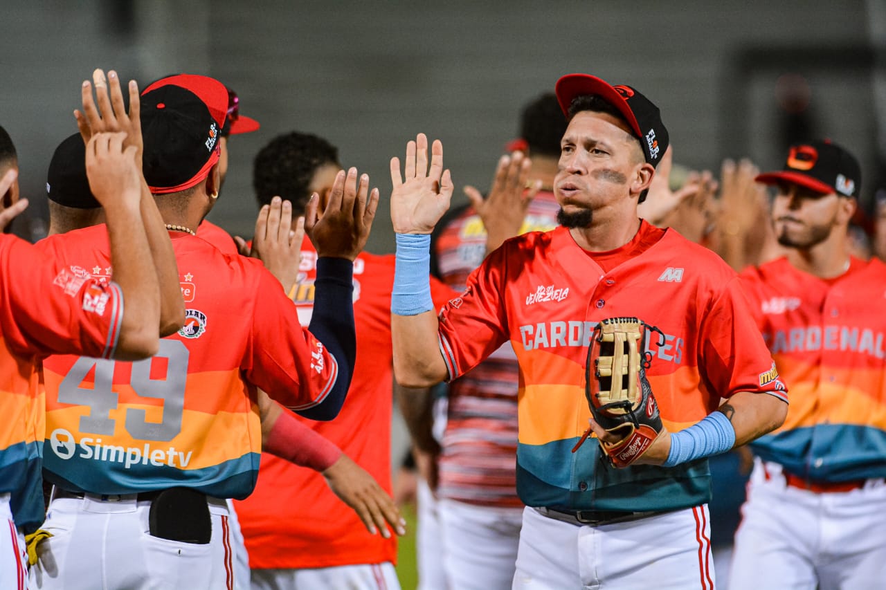 CARDENALES SE REENCUENTRA CON LA VICTORIA - Cardenales de Lara B.B.C